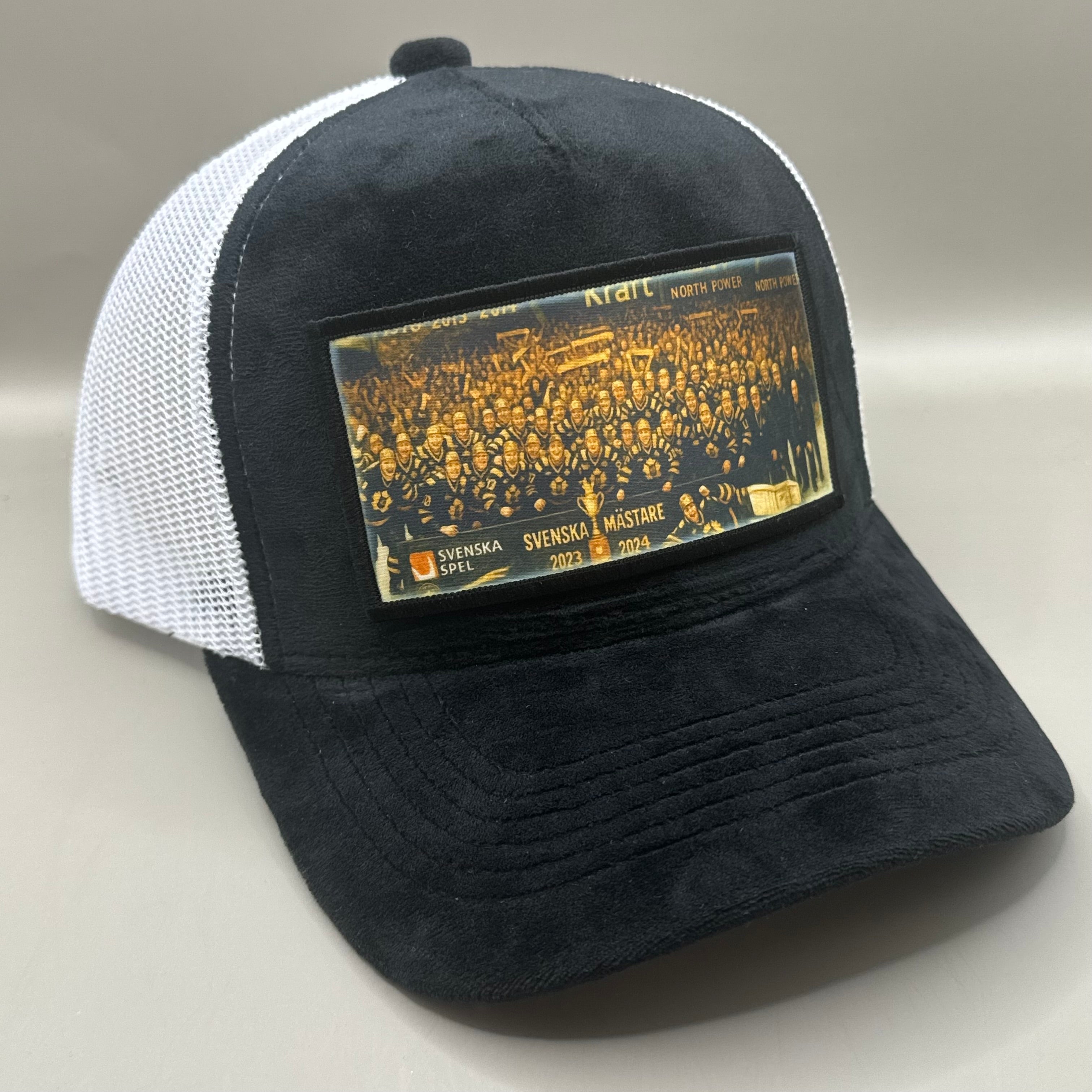 Skellefteå Velvet keps [Ai animerad bild] – Designhallen